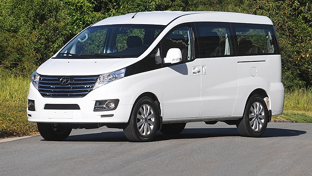 JAC T8 minivan van - Revista Carro