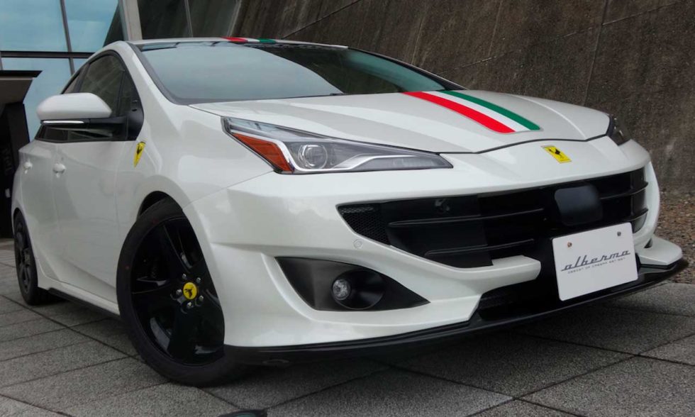 Ferrari Prius? Kit deixa híbrido com visual de esportivo - Revista Carro