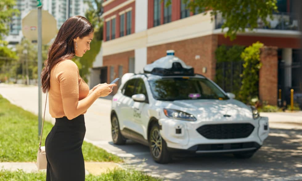 Táxi autônomo será realidade nos EUA ainda em 2021 - Revista Carro