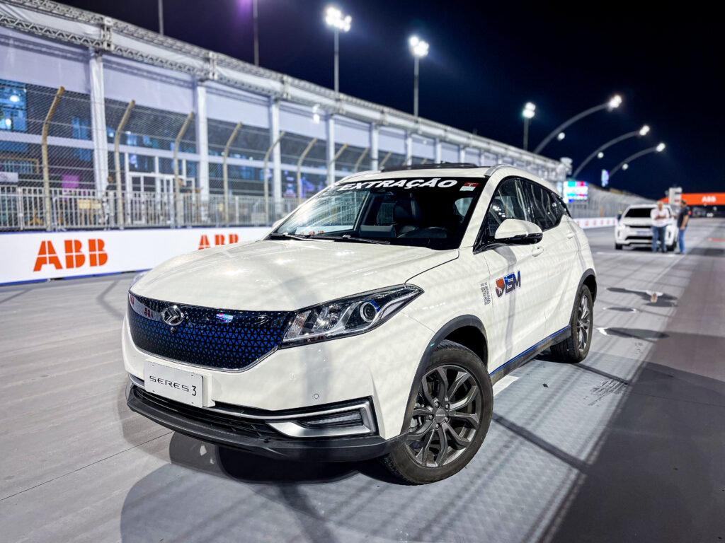 Carros da SERES foram utilizados em serviços de pista no e-Prix de São ...