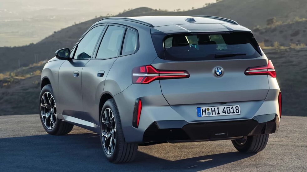 BMW apresenta nova geração do X3 e Mini Aceman no Brasil